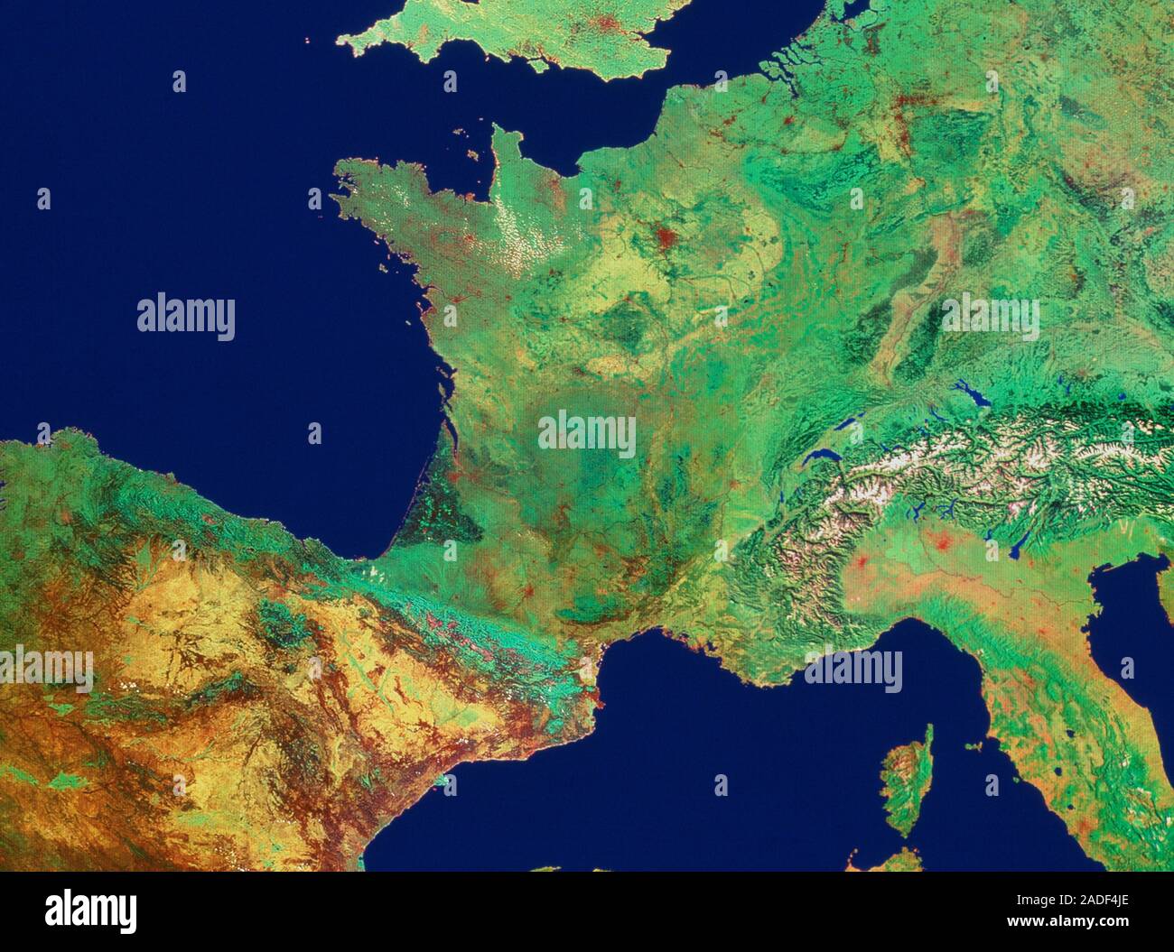 La France, vu de l'espace. Mosaïque d'images satellite montrant la ...