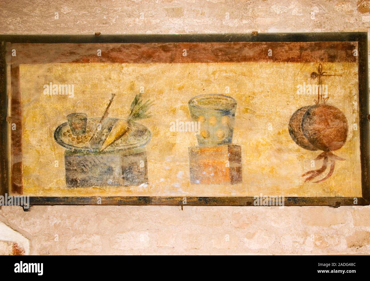 Fresque romaine, dans le thermopolium à Ostia Antica. Cette fresque de ...
