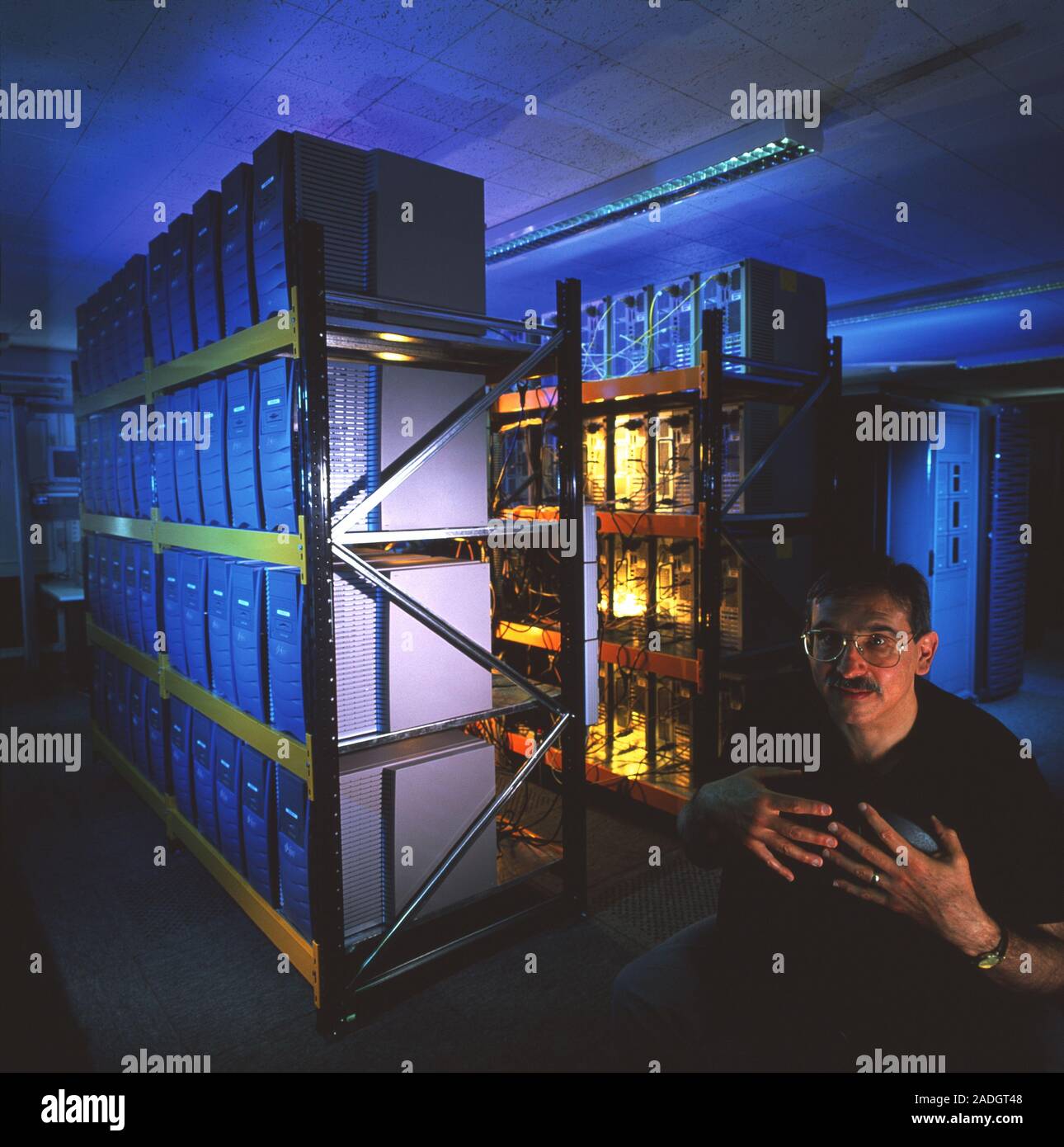 Carlos Frenk, Mexicains-né. Il est directeur de l'Institut de ...