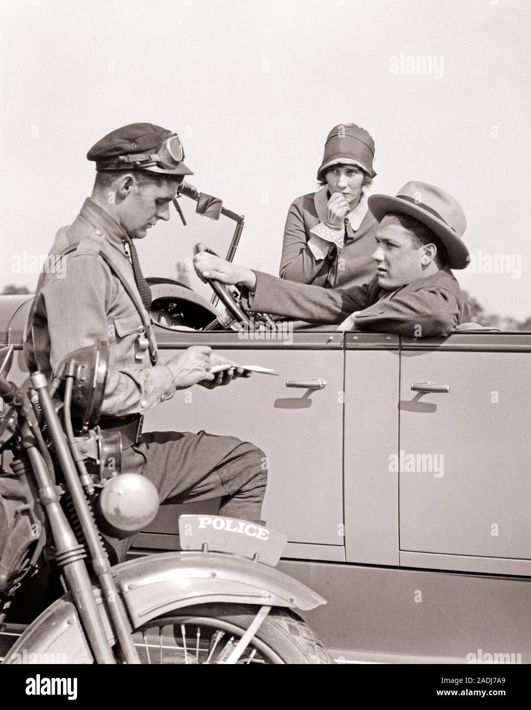 Cop 1920s Banque de photographies et d’images à haute résolution - Alamy