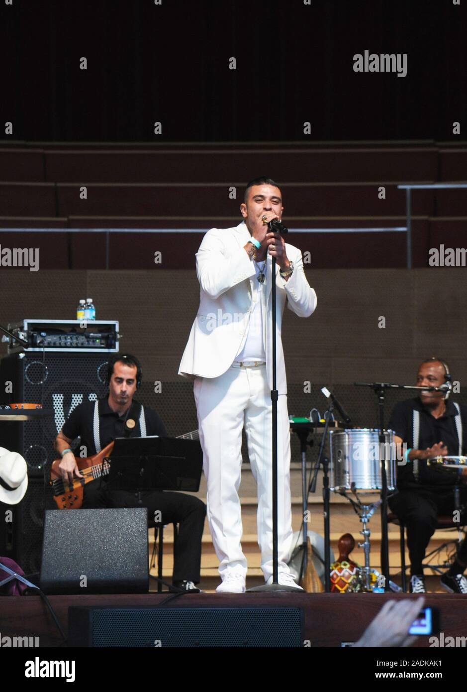 Brazilian singer Banque de photographies et d’images à haute résolution ...