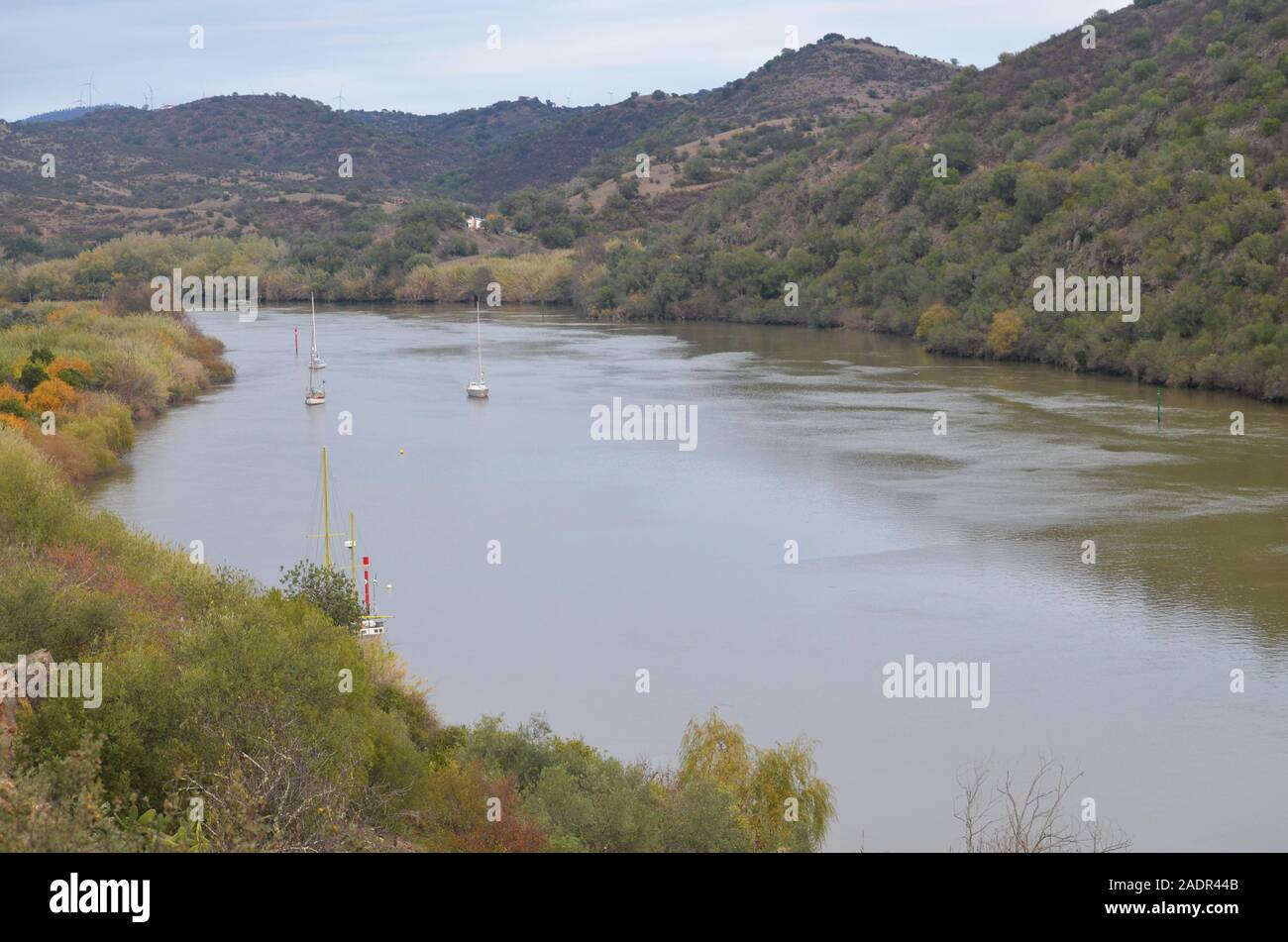 La basse vallée du Guadiana (à la frontière entre le Portugal et l ... La basse vallée du Guadiana (à la frontière entre le Portugal et l ...