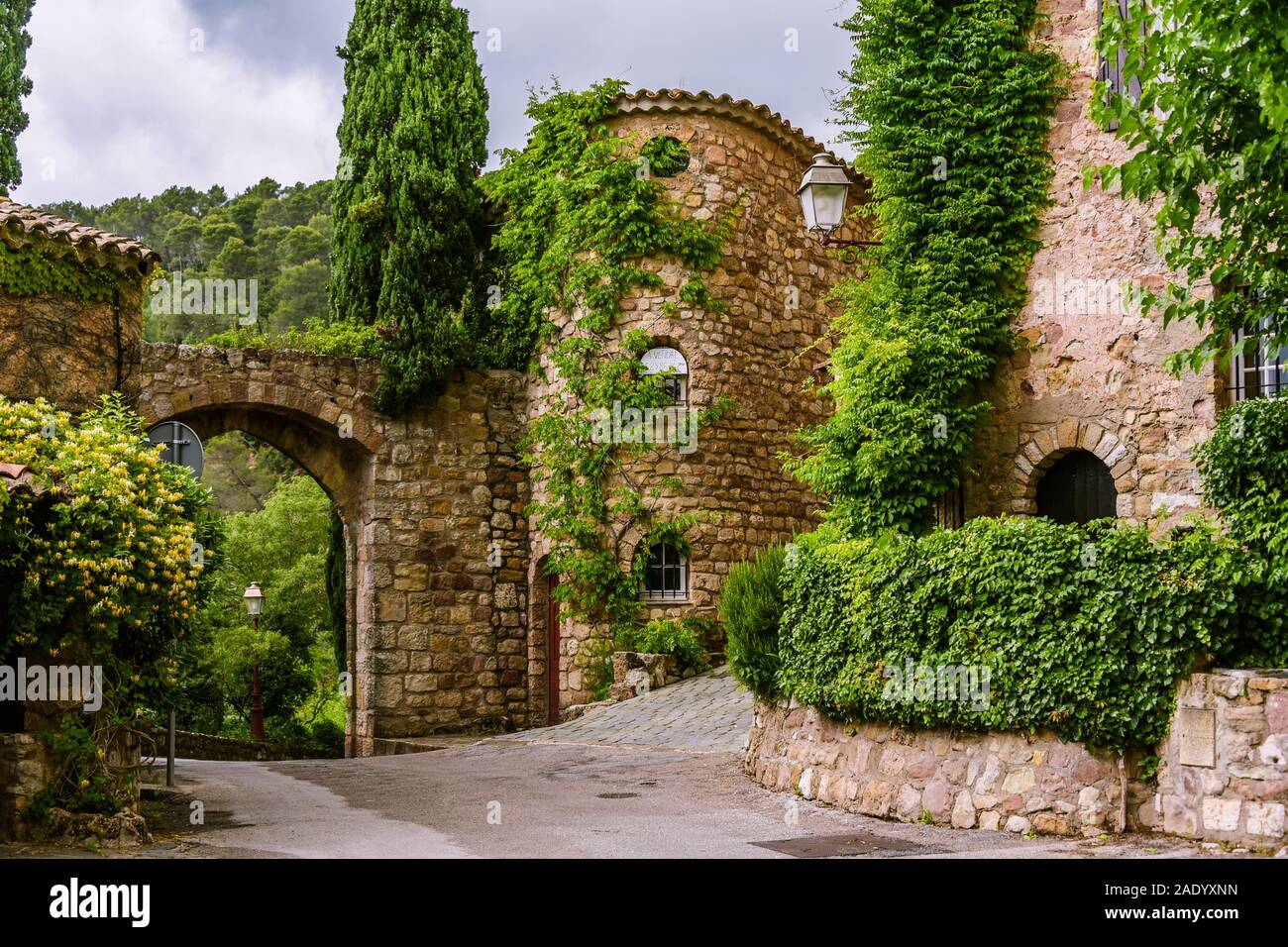Village médiéval des arcs sur argens Banque de photographies et d ...