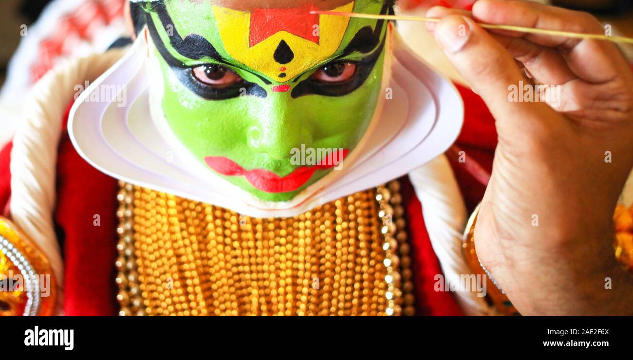 Kathakali traditional dance form kerala Banque de photographies et d ...