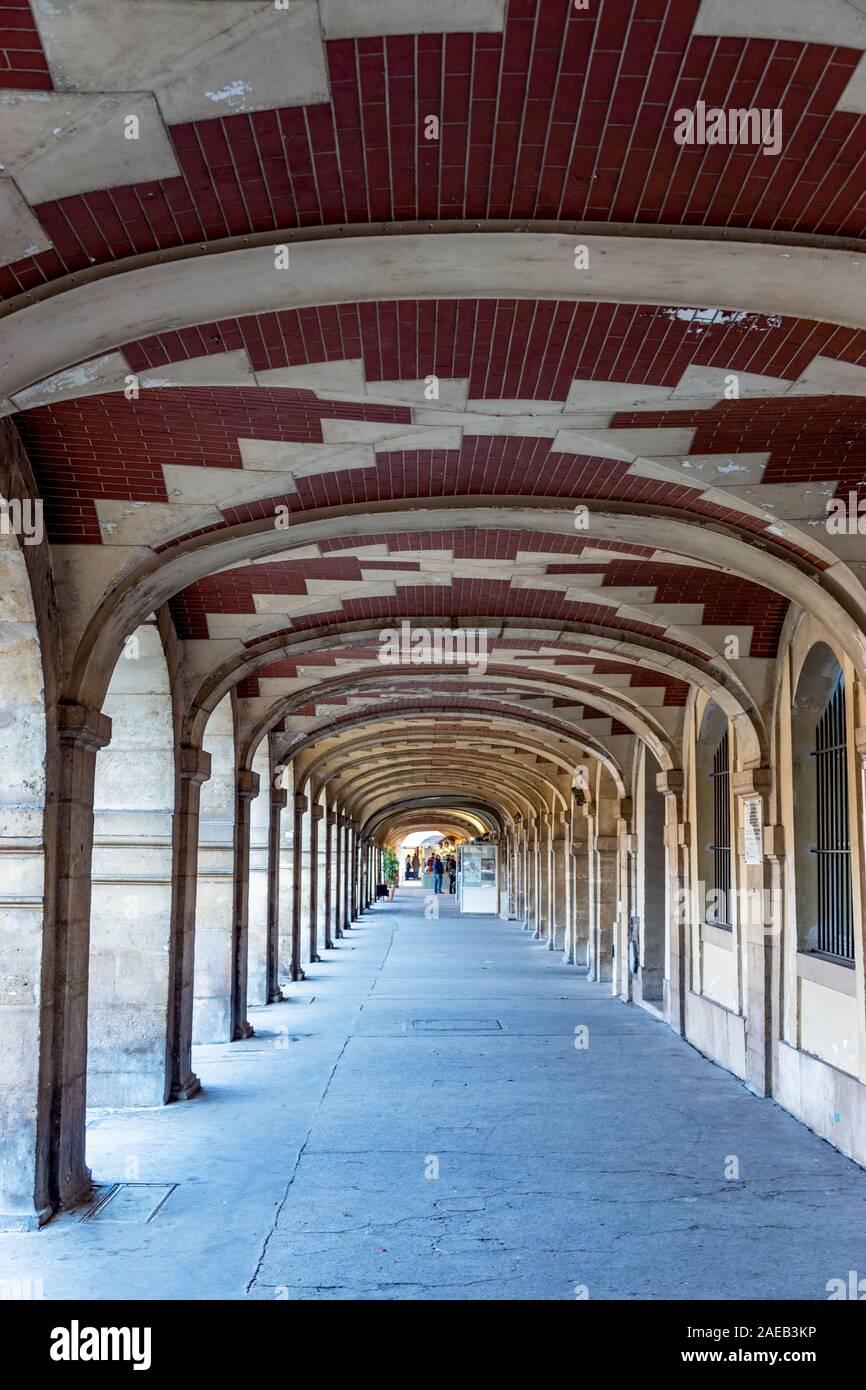 Paris arcade Banque de photographies et d’images à haute résolution - Alamy