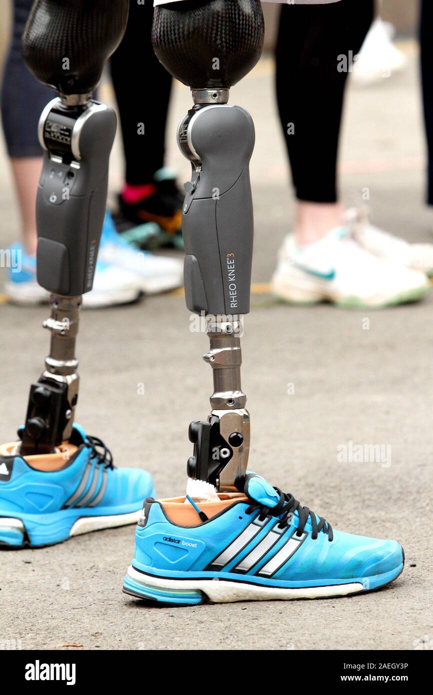 Prosthetic legs Banque de photographies et d’images à haute résolution ...
