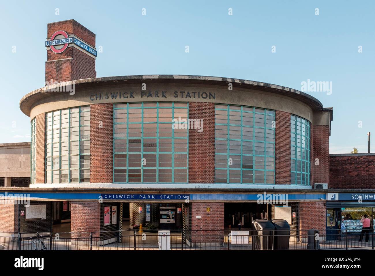 Chiswick Park Station Banque d'image et photos - Alamy