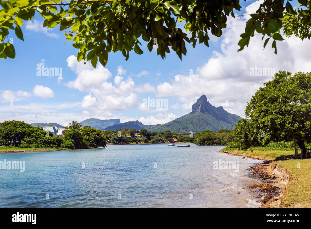 Public beach tamarin mauritius Banque de photographies et d’images à ...