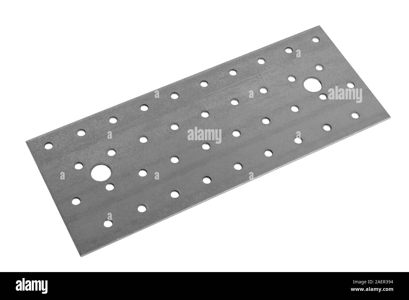 Plaque métallique perforée isolé sur fond blanc Photo Stock - Alamy Plaque métallique perforée isolé sur fond blanc Photo Stock - Alamy