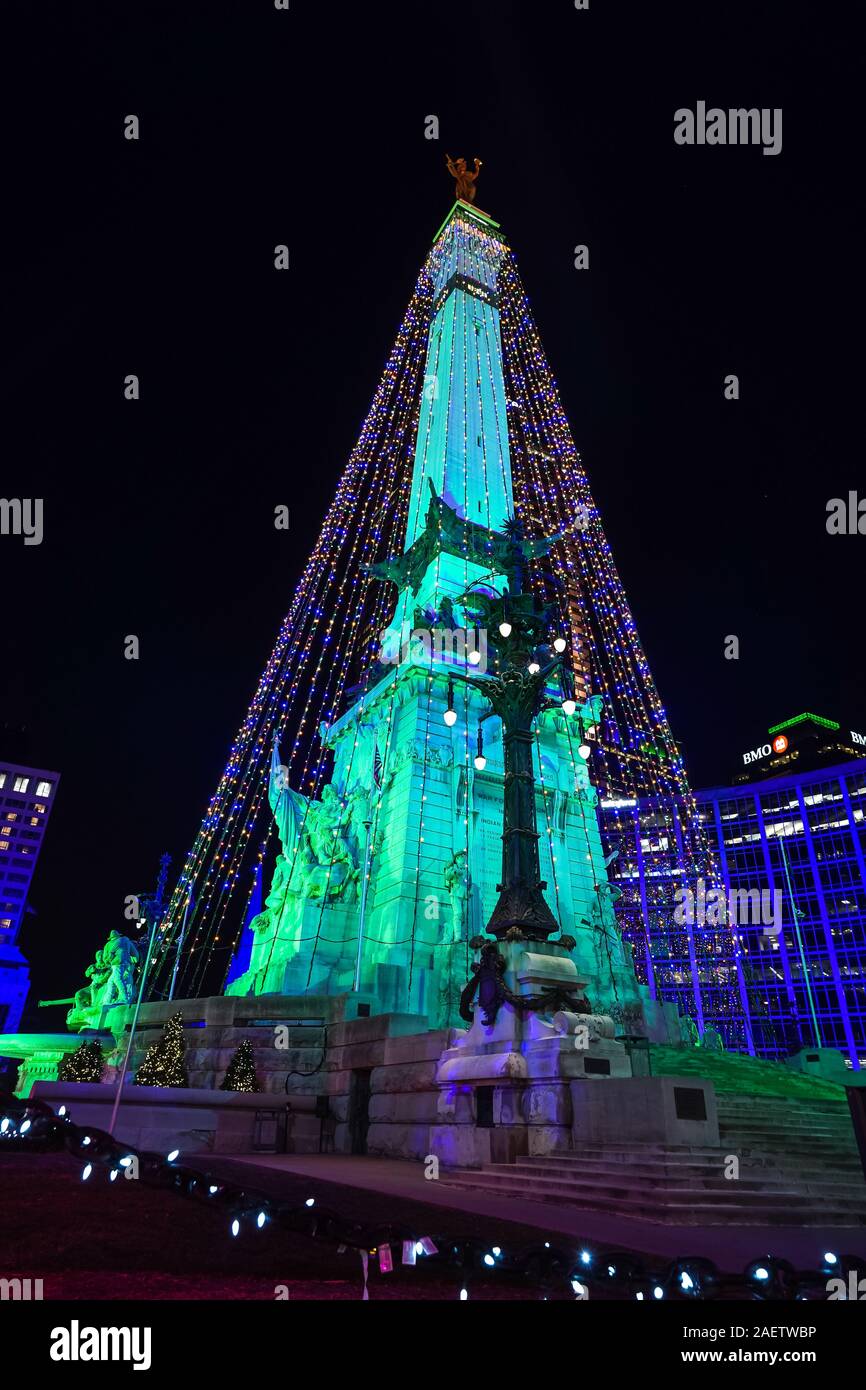 L'Indiana State Monument aux soldats et marins est un monument néo ...