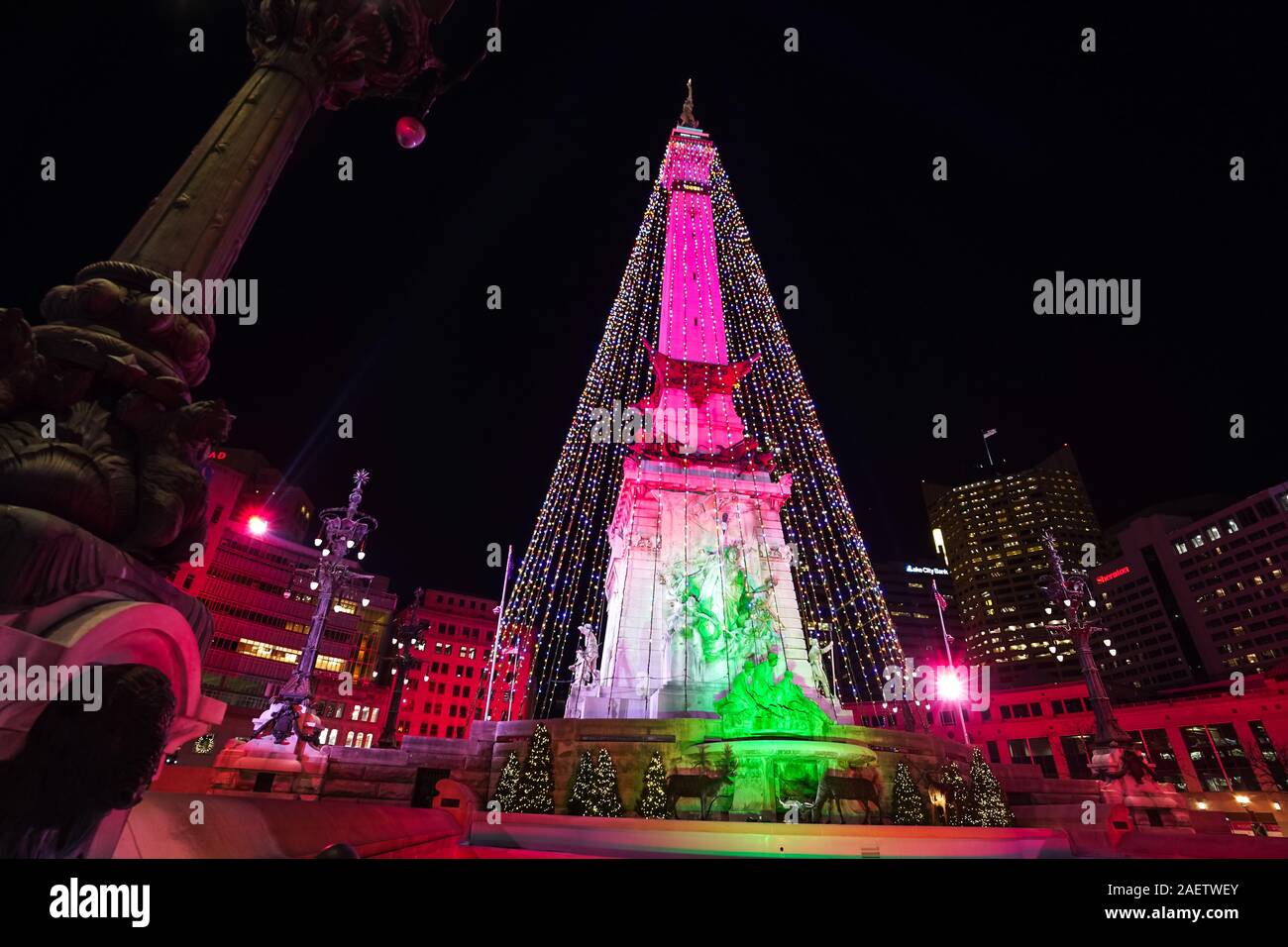 L'Indiana State Monument aux soldats et marins est un monument néo ...