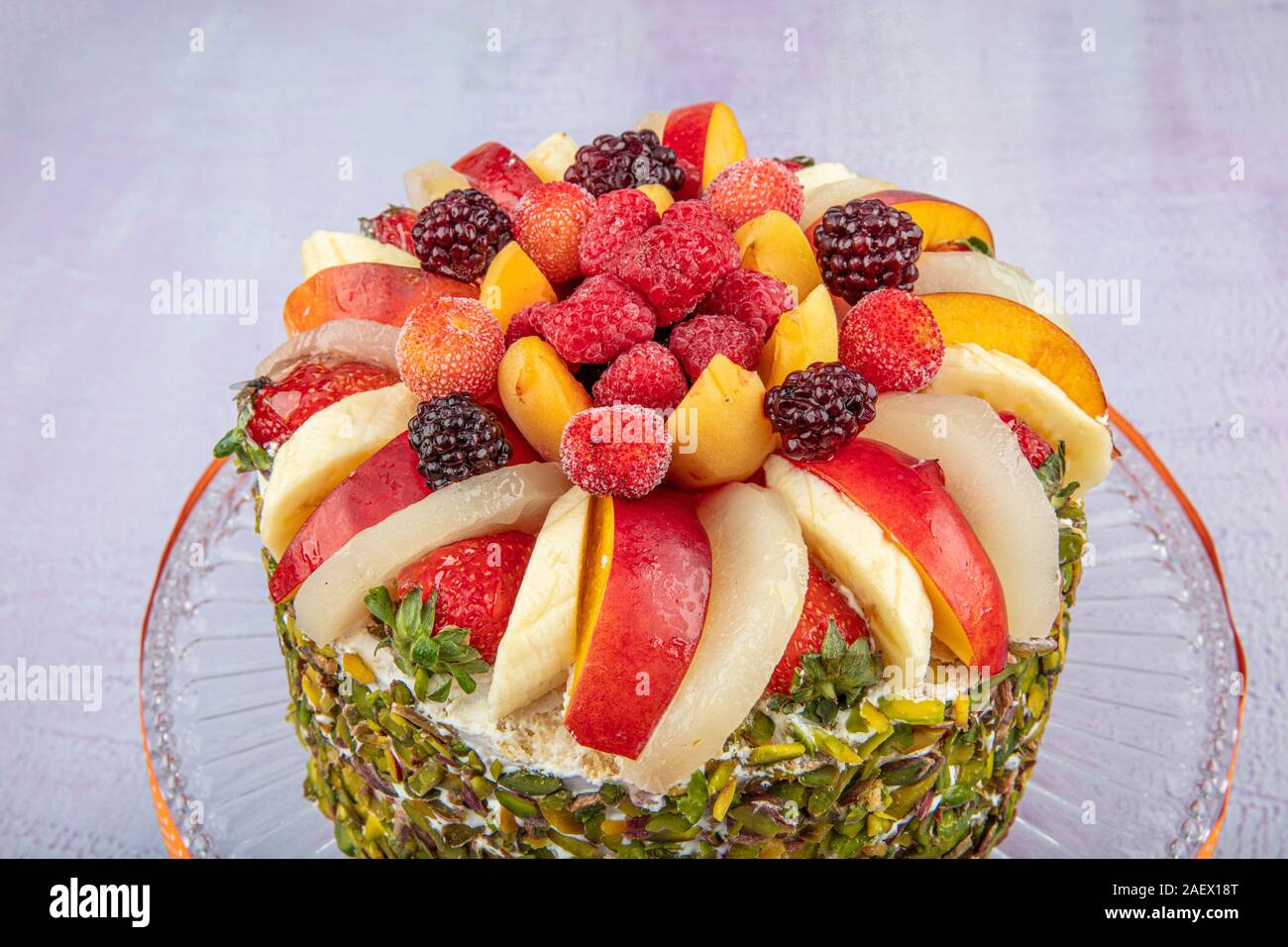 Gâteau de fruits mélangés. Gâteau d'anniversaire / anniversaire gâteau ...