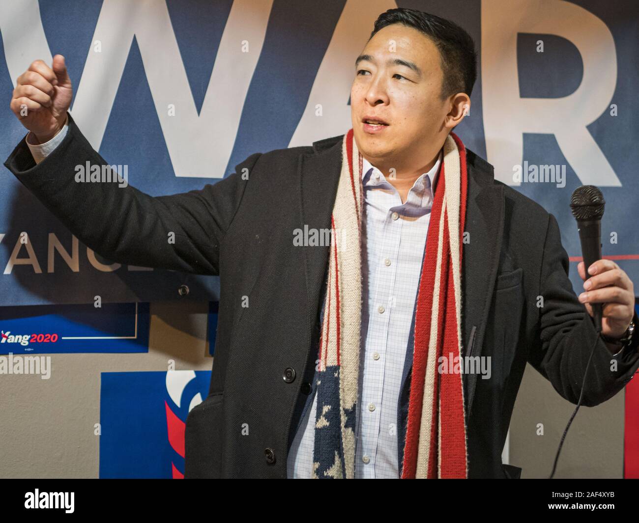 Ames, Iowa, USA. Dec 12, 2019. ANDREW YANG parle aux supporters à l ...