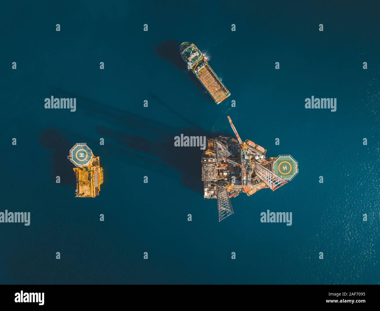 Production De Pétrole En Mer Banque d'image et photos - Alamy