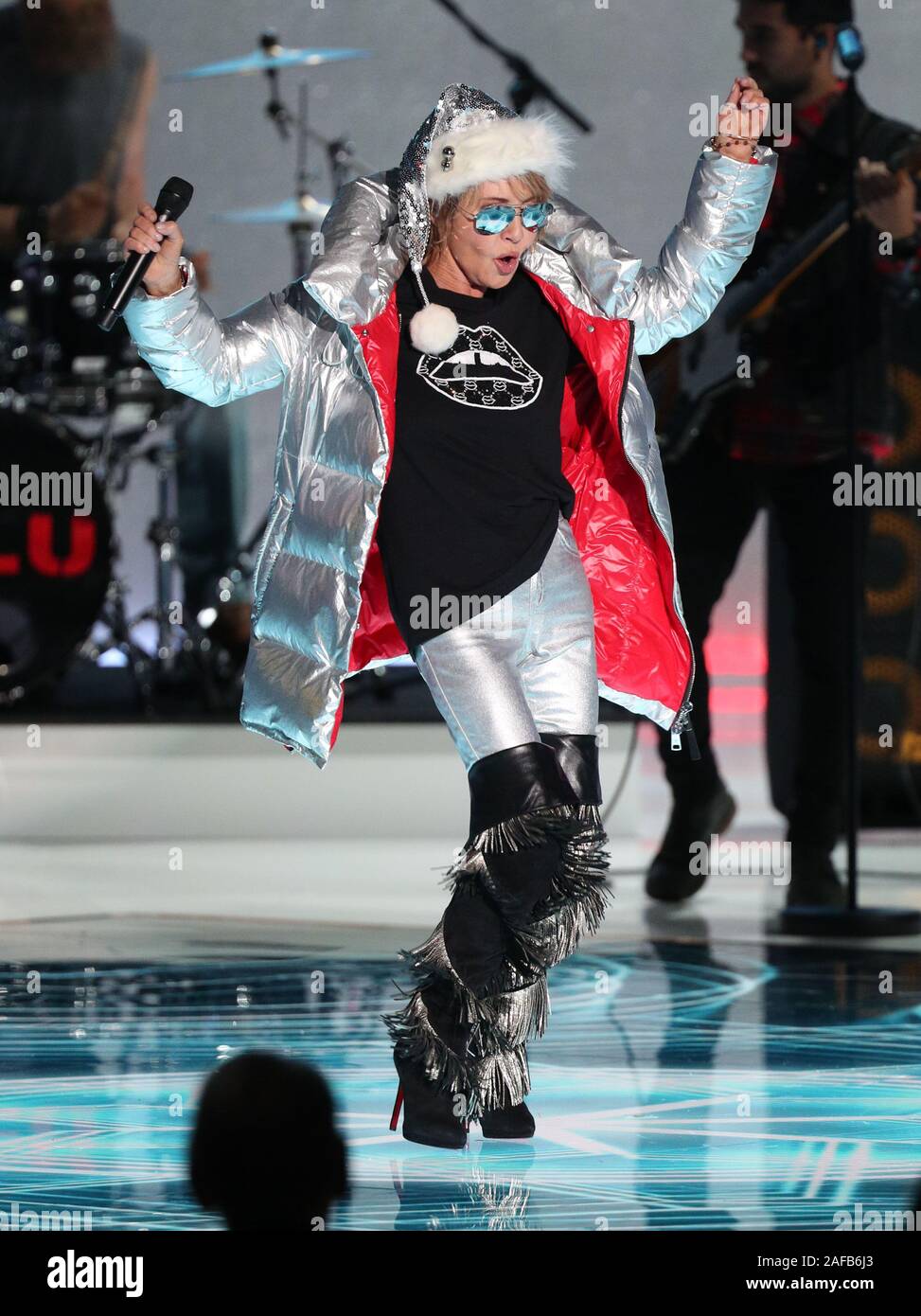 Lulu sur scène, au cours de la 69e finale annuelle de Miss Monde à l ...