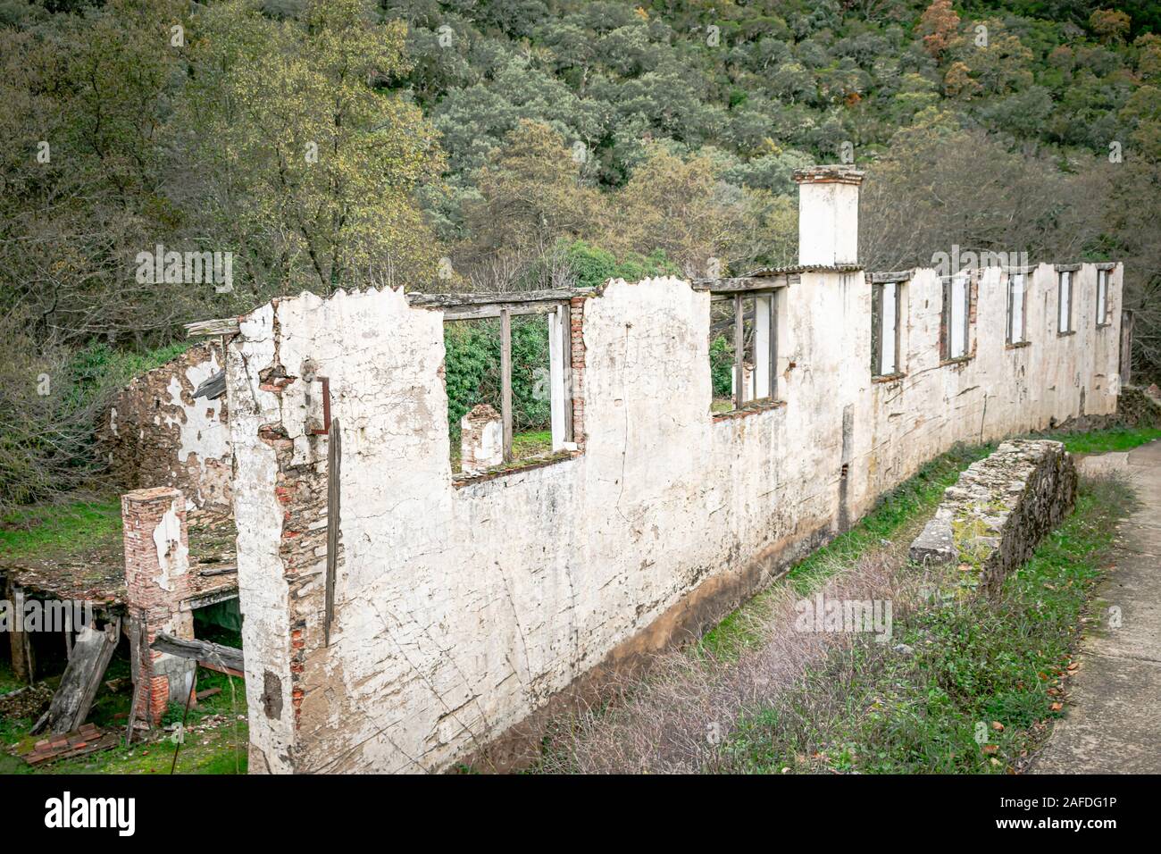 Abandoned structure Banque de photographies et d’images à haute ...
