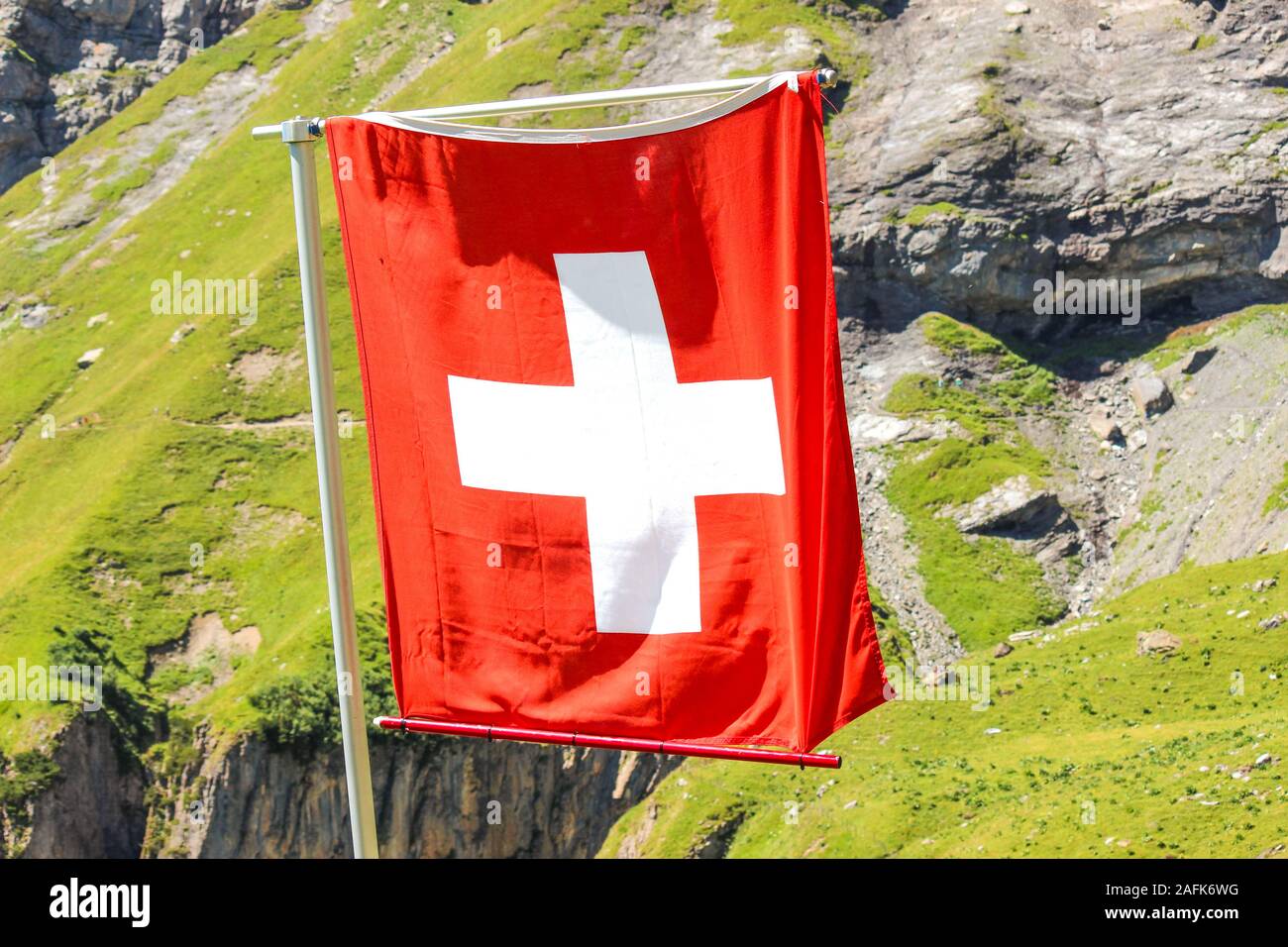 Drapeau blanc croix rouge Banque de photographies et d’images à haute ...