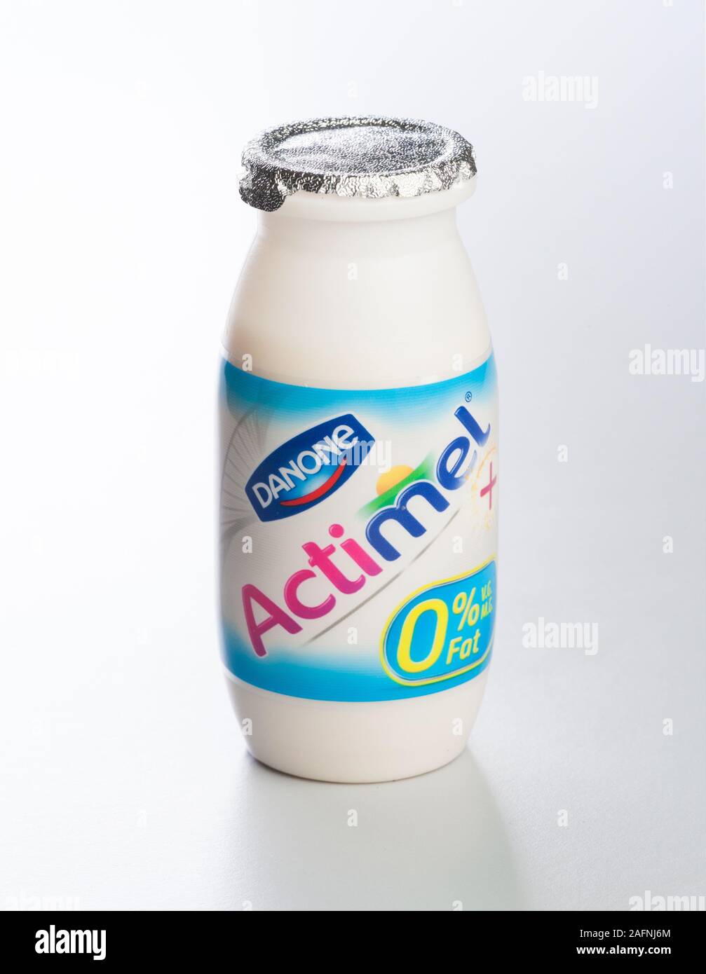 Danone le yoghourt nature Banque de photographies et d’images à haute ...