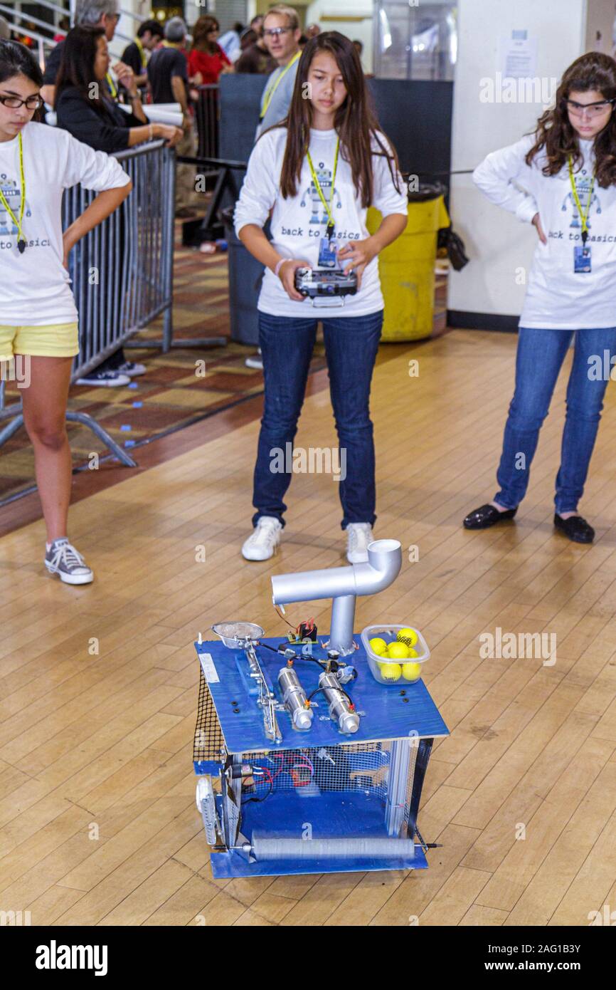 Battling robots Banque de photographies et d’images à haute résolution ...