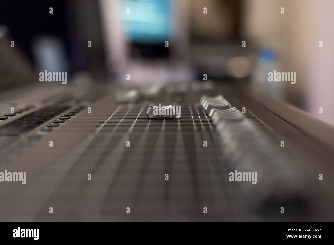 Console de mixage audio. Mélangeur audio, des appareils de musique ...