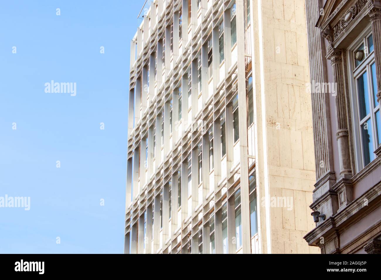 Modern And Classical Architecture Banque d'image et photos - Alamy