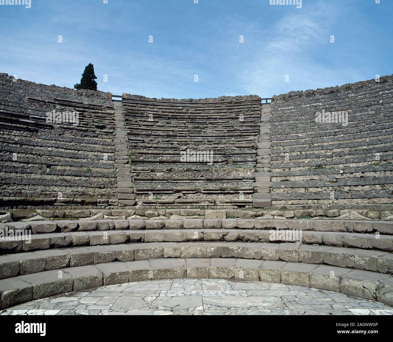 Summa cavea Banque de photographies et d’images à haute résolution - Alamy