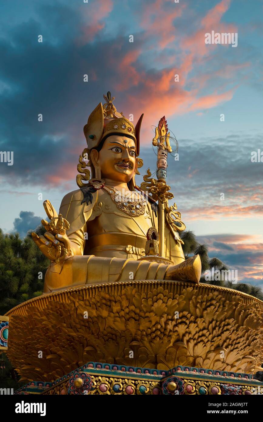 Guru rinpoche Banque de photographies et d’images à haute résolution ...