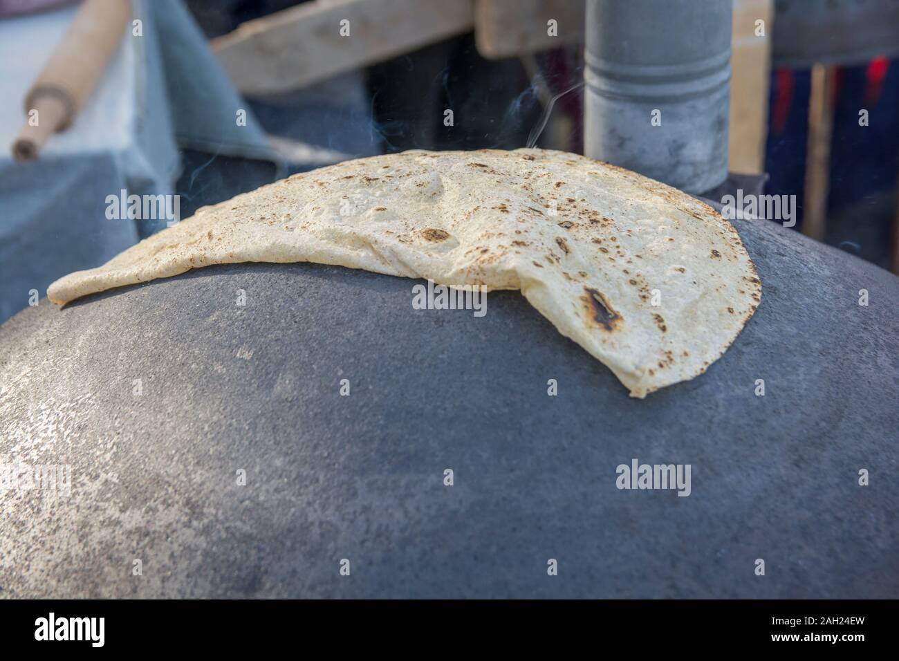 Taboon bread Banque de photographies et d’images à haute résolution - Alamy