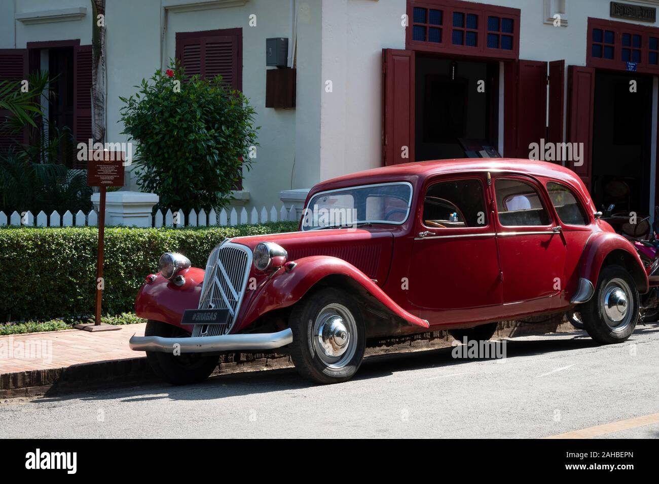 Citroen traction avant car Banque de photographies et d’images à haute ...
