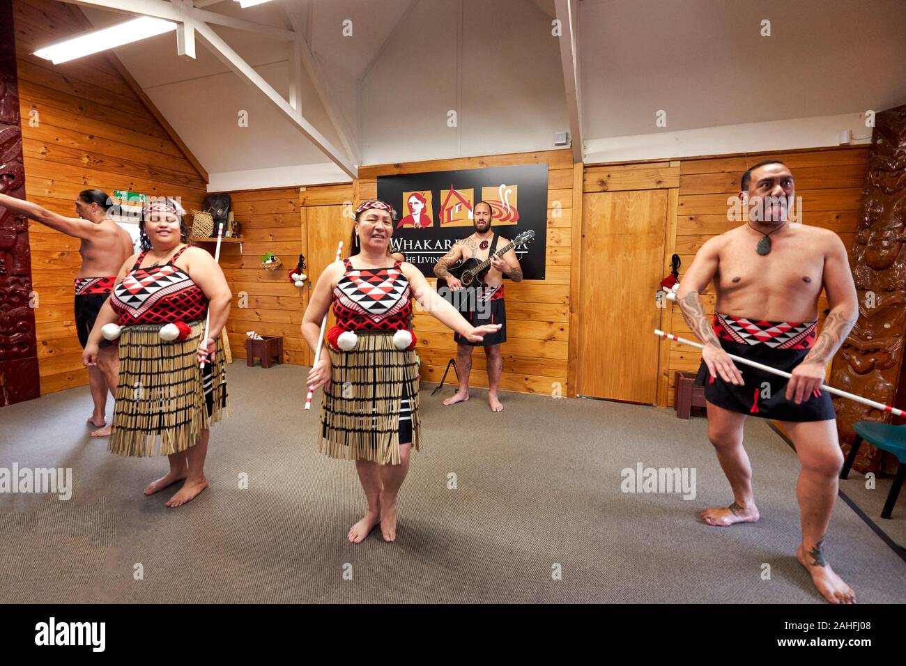 Peuple Maori Traditionnel Banque d'image et photos - Alamy