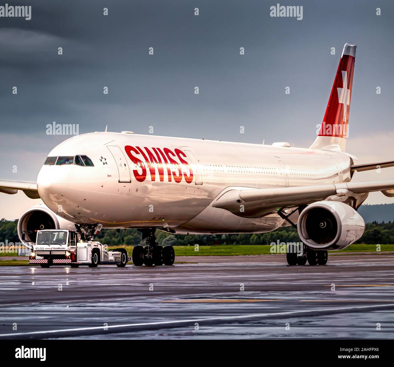 Avions des compagnies aériennes suisses Banque de photographies et d ...