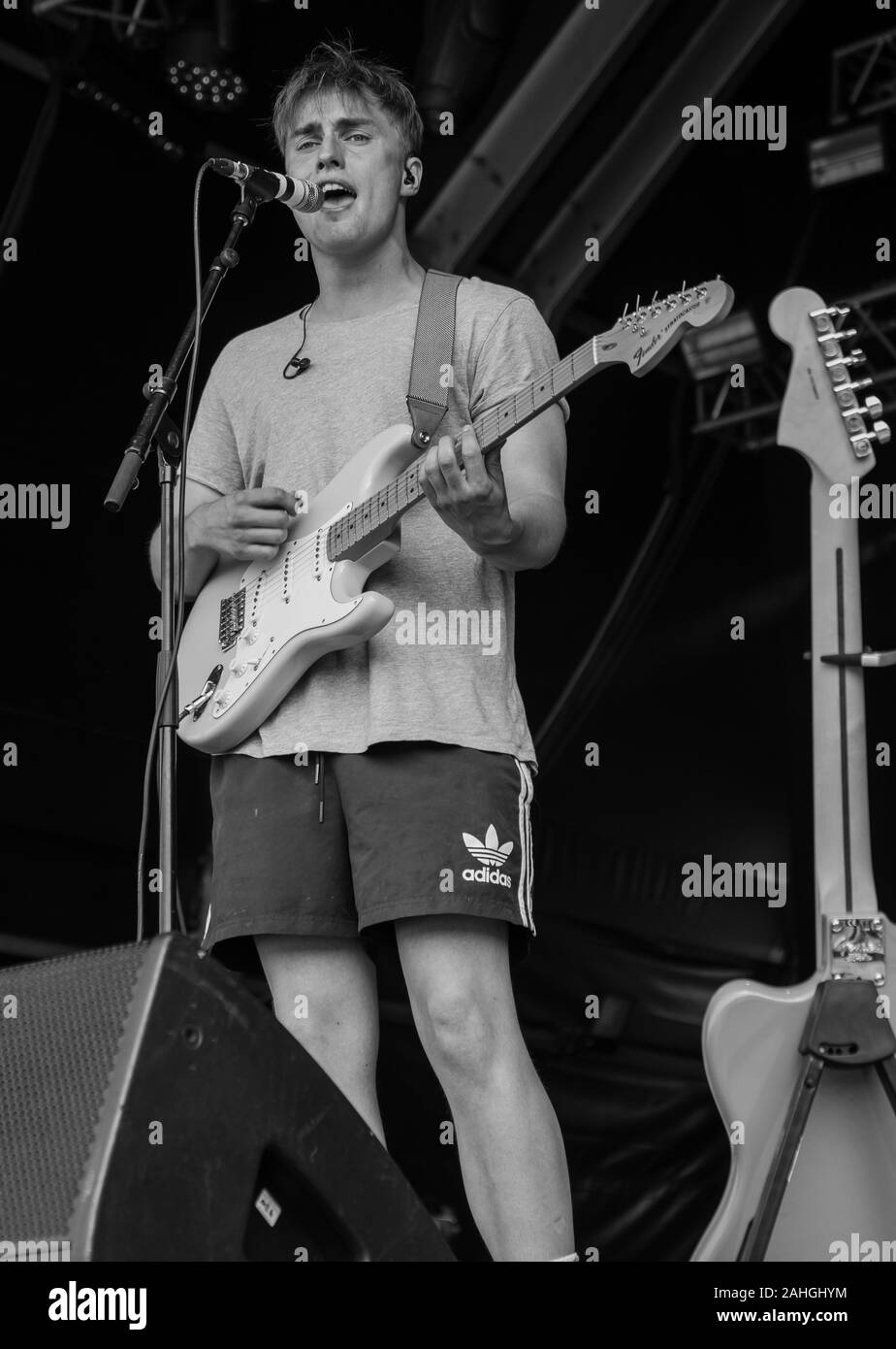 Sam fender live Banque d'images noir et blanc - Alamy
