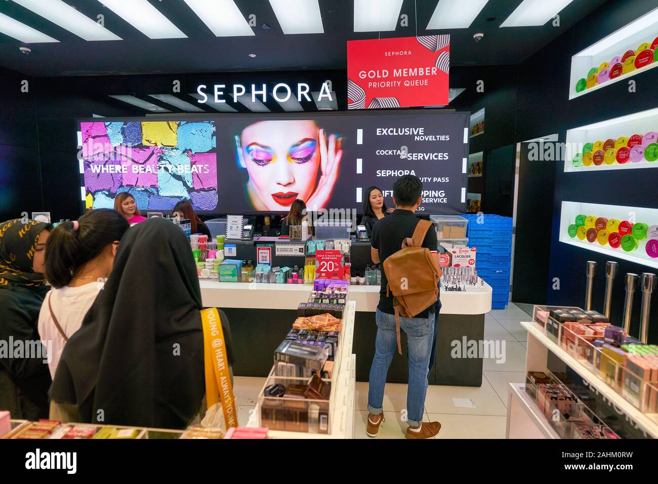 Sephora counter Banque de photographies et d’images à haute résolution ...