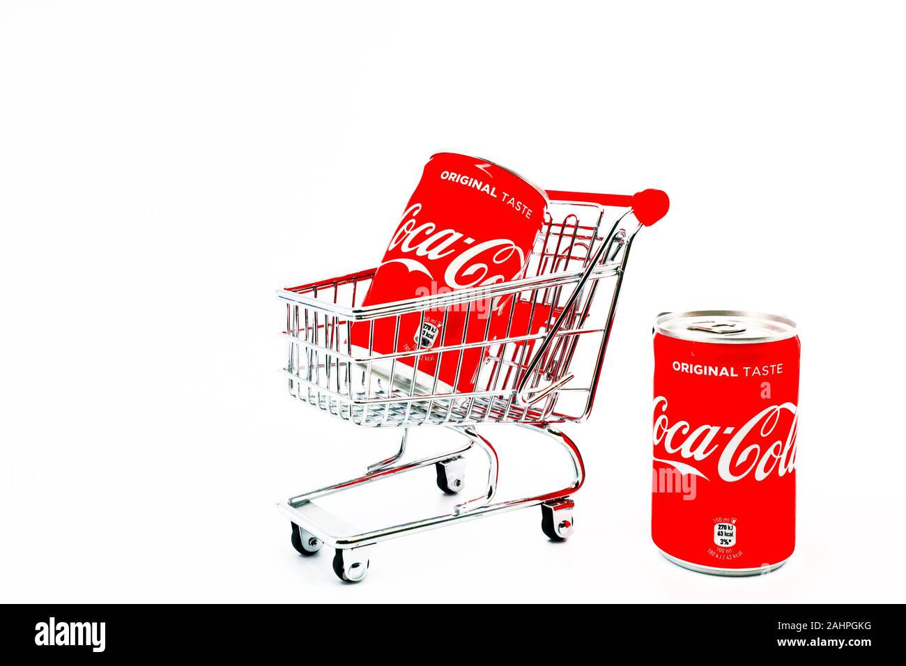 COCA-COLA. Coca-Cola et la bouteille contour sont des marques de The ...