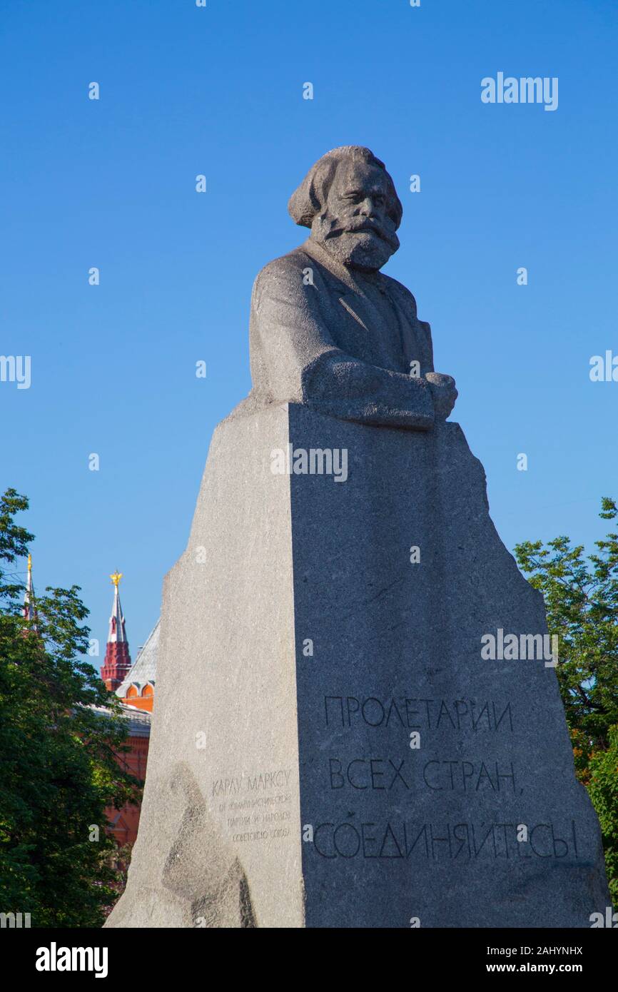 Statue de marx Banque de photographies et d’images à haute résolution ...