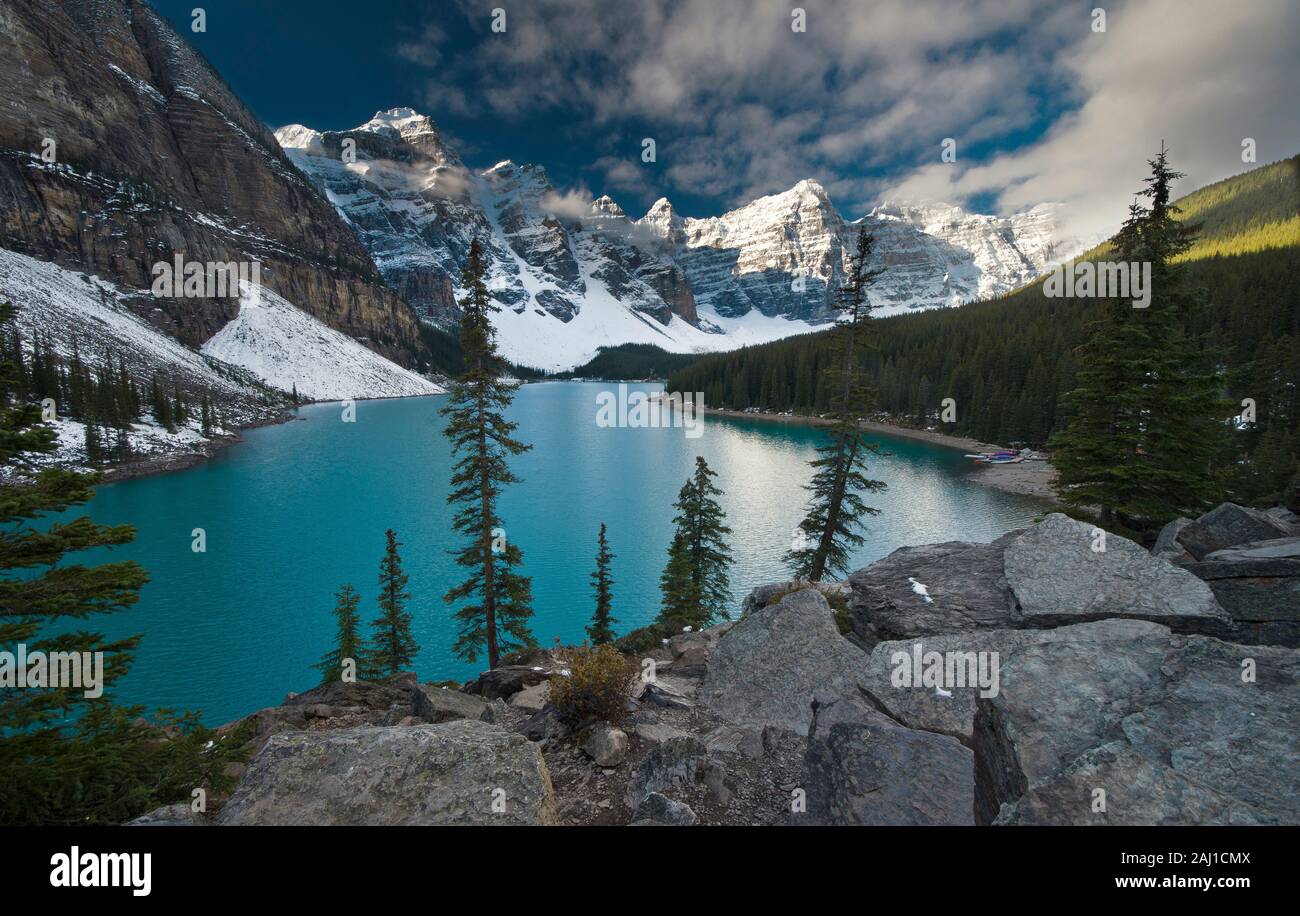 Hiver lac moraine Banque de photographies et d’images à haute ...