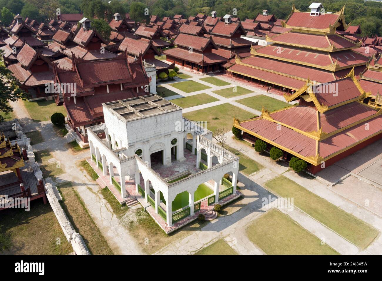 Mandalay myanmar royal palace tower Banque de photographies et d’images à haute résolution - Alamy