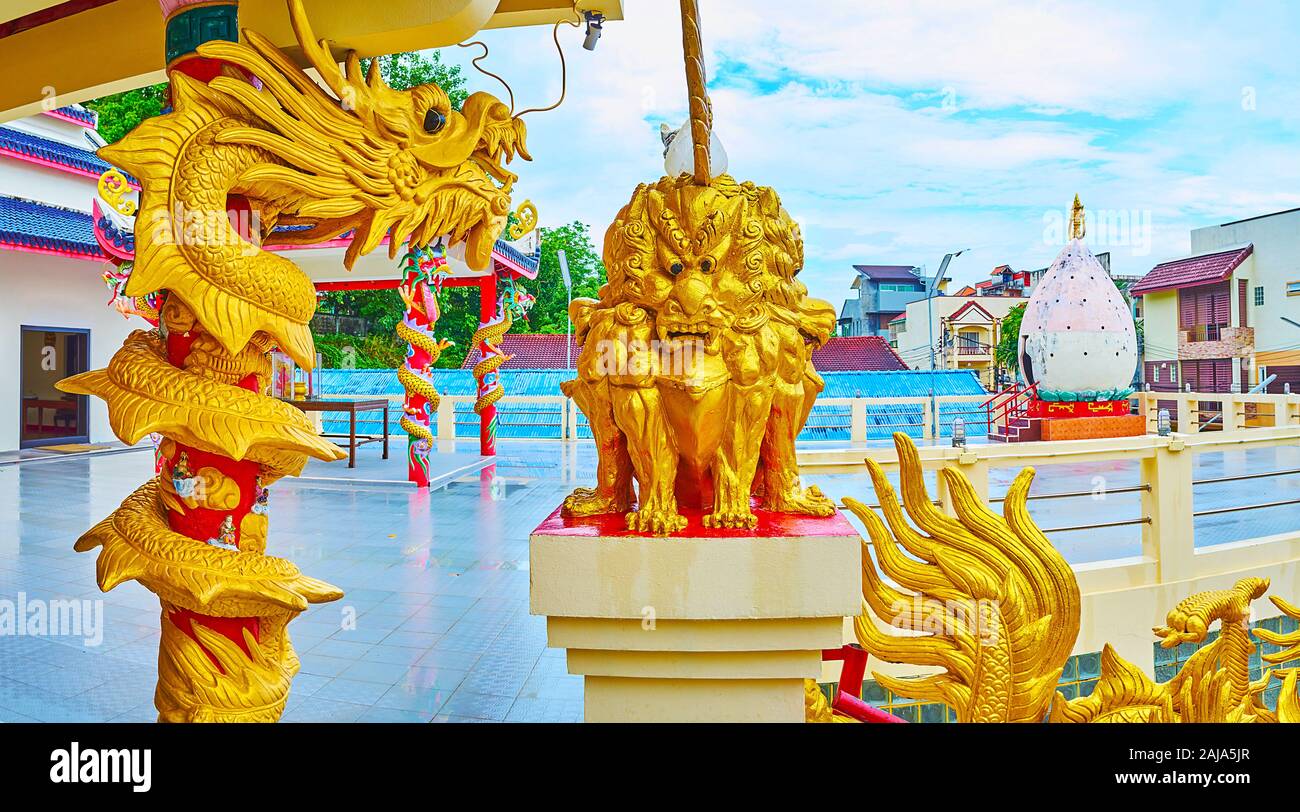 La statue de quatre organes de golden lion à la colonne dans dragon Sae ...