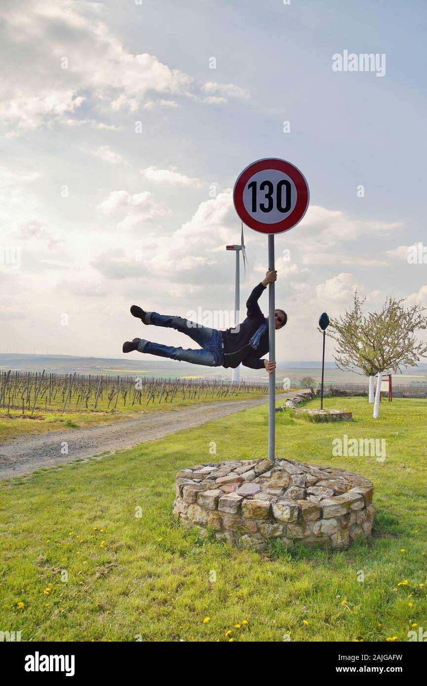 Highway with speed limit sign 130 km h Banque de photographies et d ...