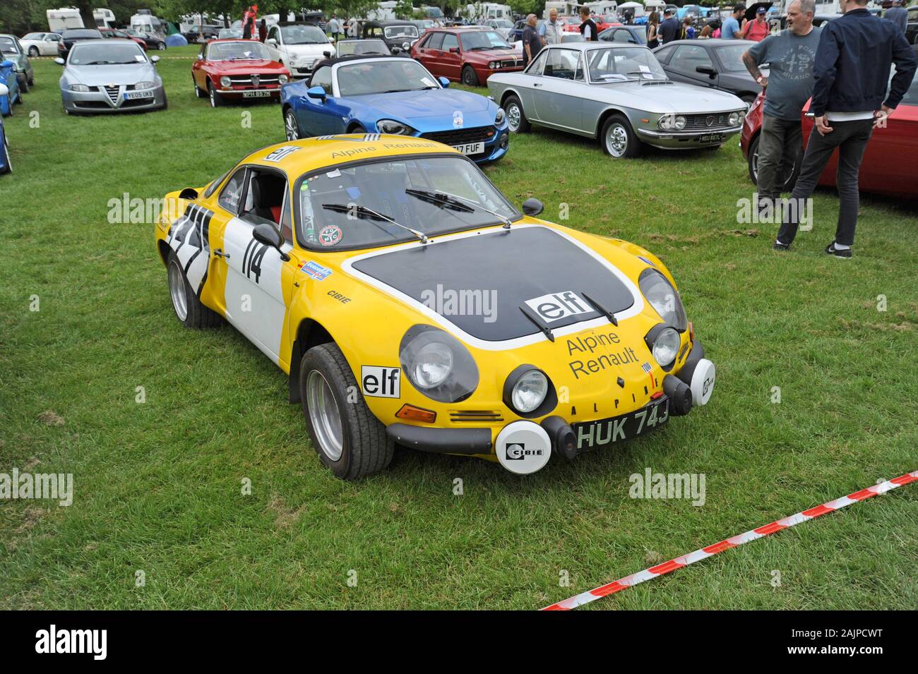 Alpine a 110 en course de cote Banque de photographies et d’images à ...