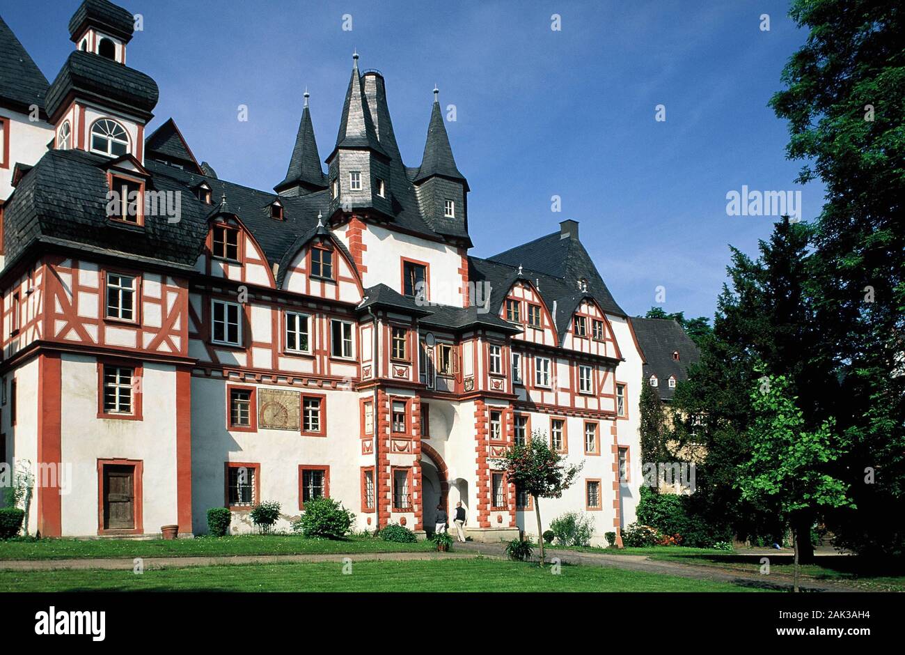 Vue sur la magnifique façade de Hungen cadre-Château à Hungen. Le ...