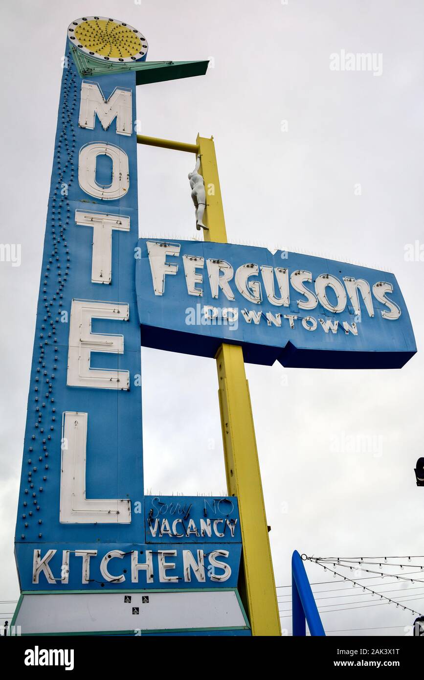 Signe de motel fergusons vintage Banque de photographies et d’images à ...