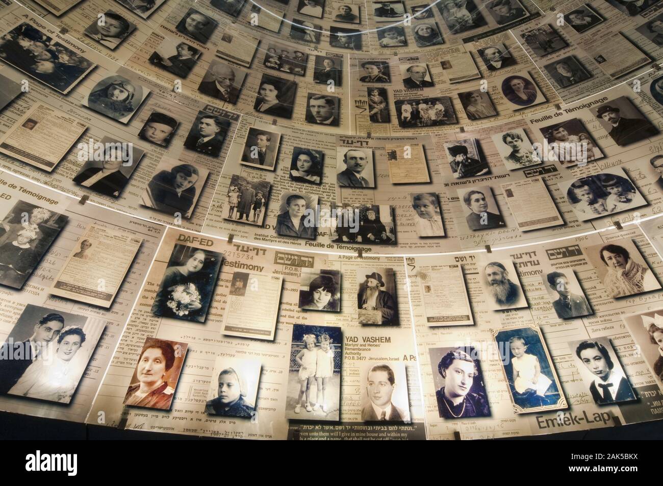 Yad vashem hall of names Banque de photographies et d’images à haute ...