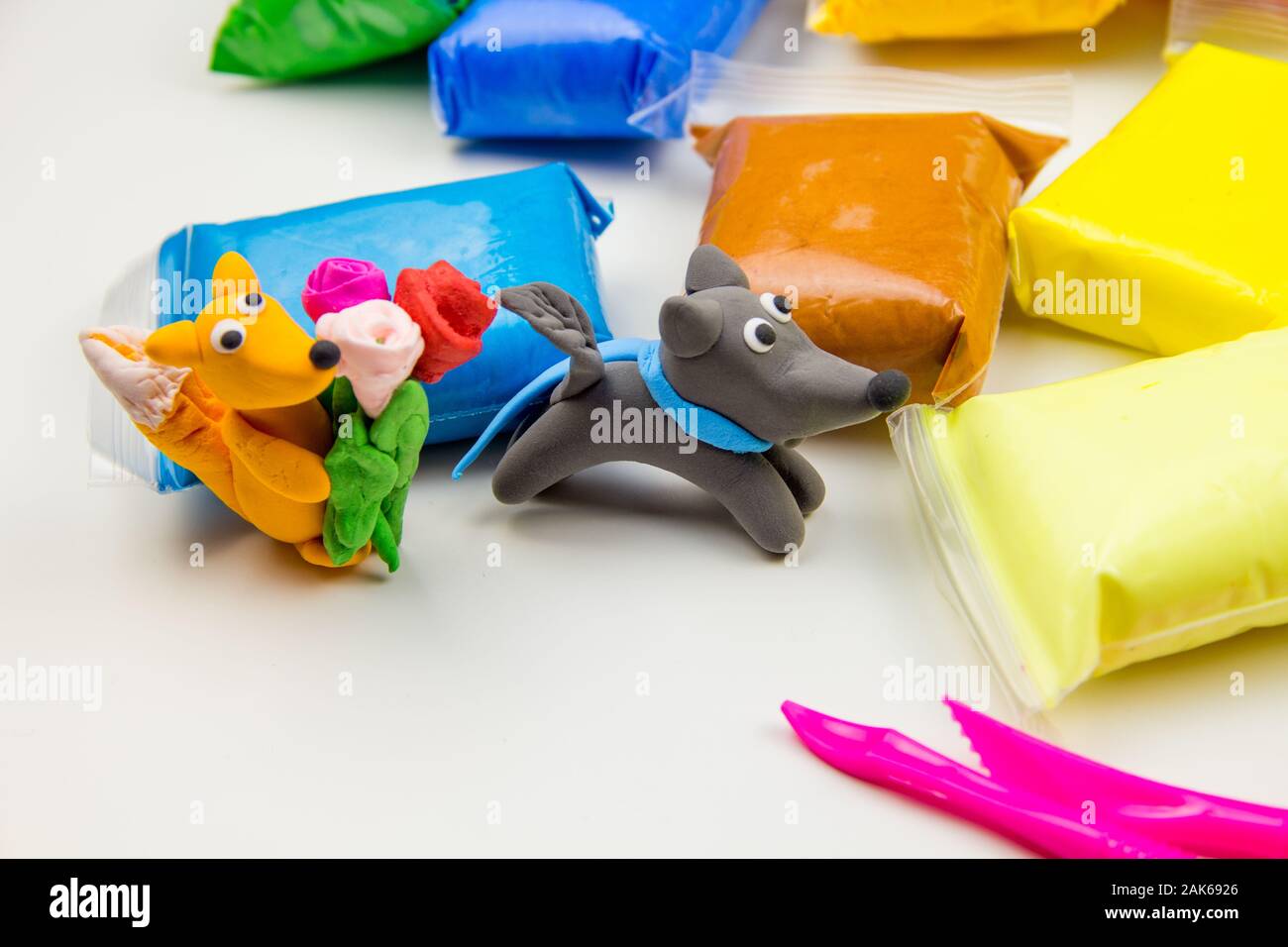 Pour la modélisation de la masse de pâte à modeler lumineuse super ...