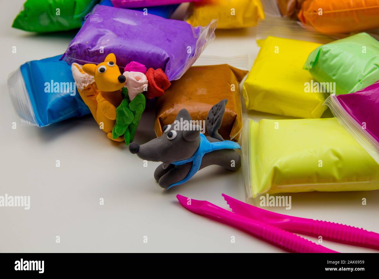 Pour la modélisation de la masse de pâte à modeler lumineuse super ...