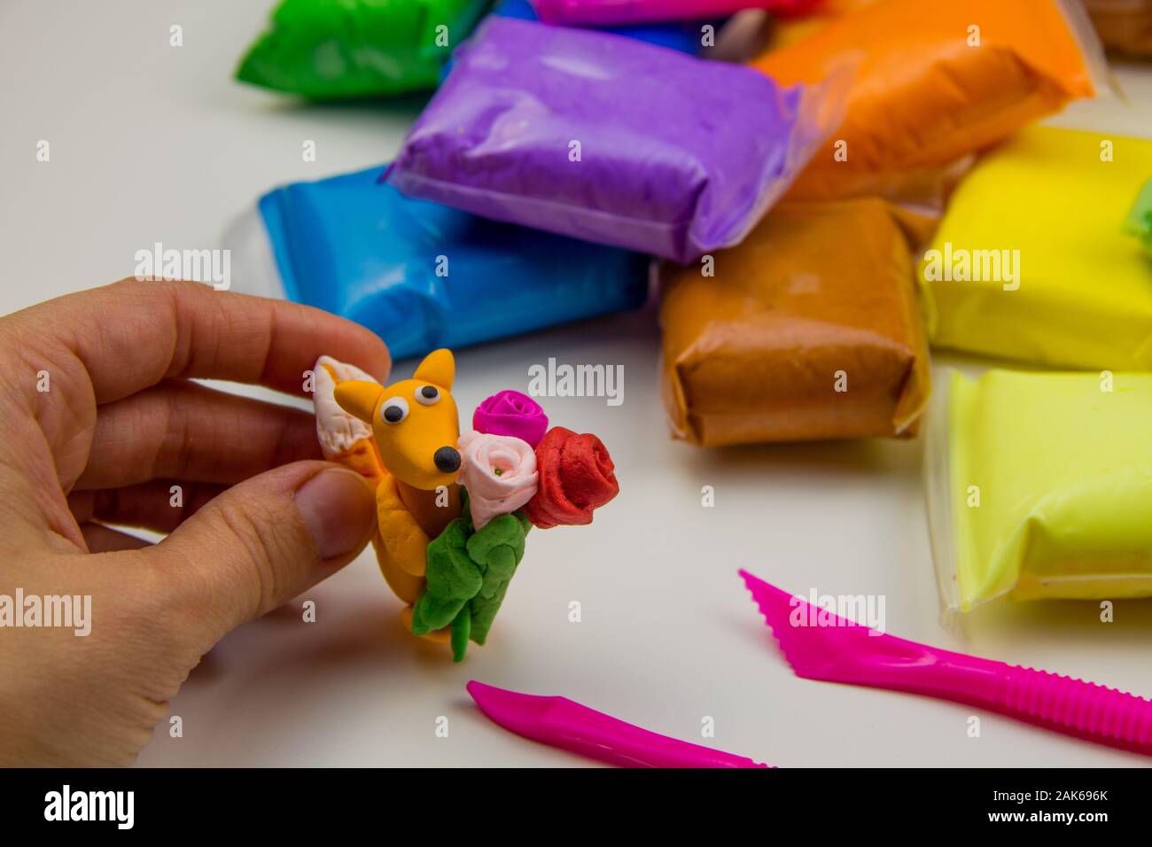Pour la modélisation de la masse de pâte à modeler lumineuse super ...