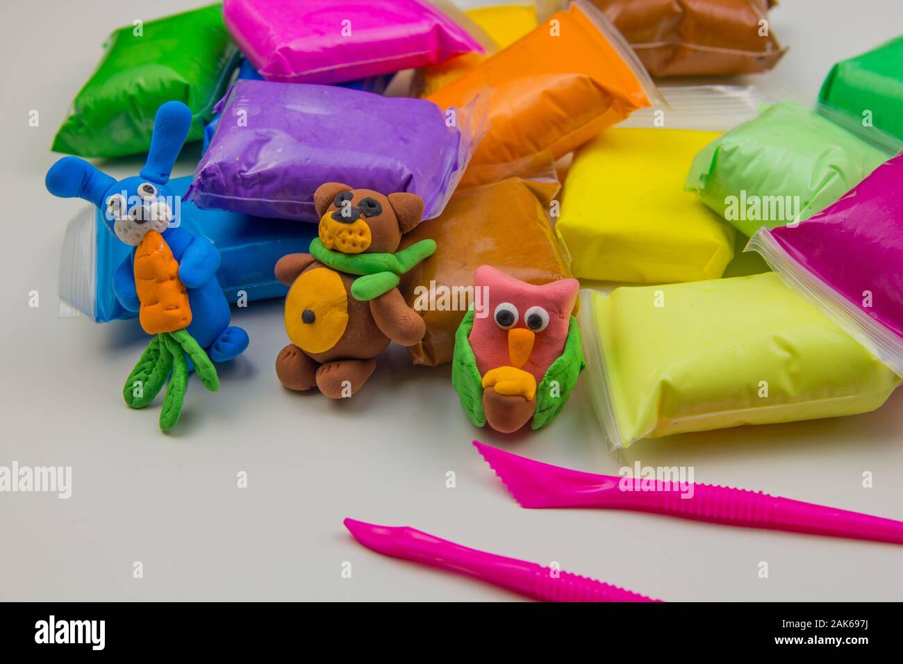 Pour la modélisation de la masse de pâte à modeler lumineuse super ...