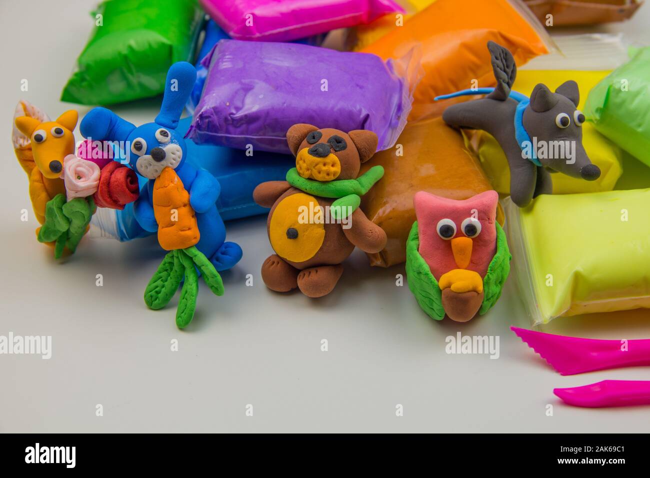 Pour la modélisation de la masse de pâte à modeler lumineuse super ...