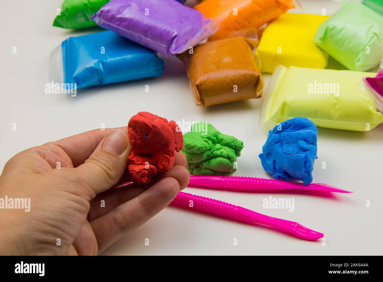 Pour la modélisation de la masse de pâte à modeler lumineuse super ...