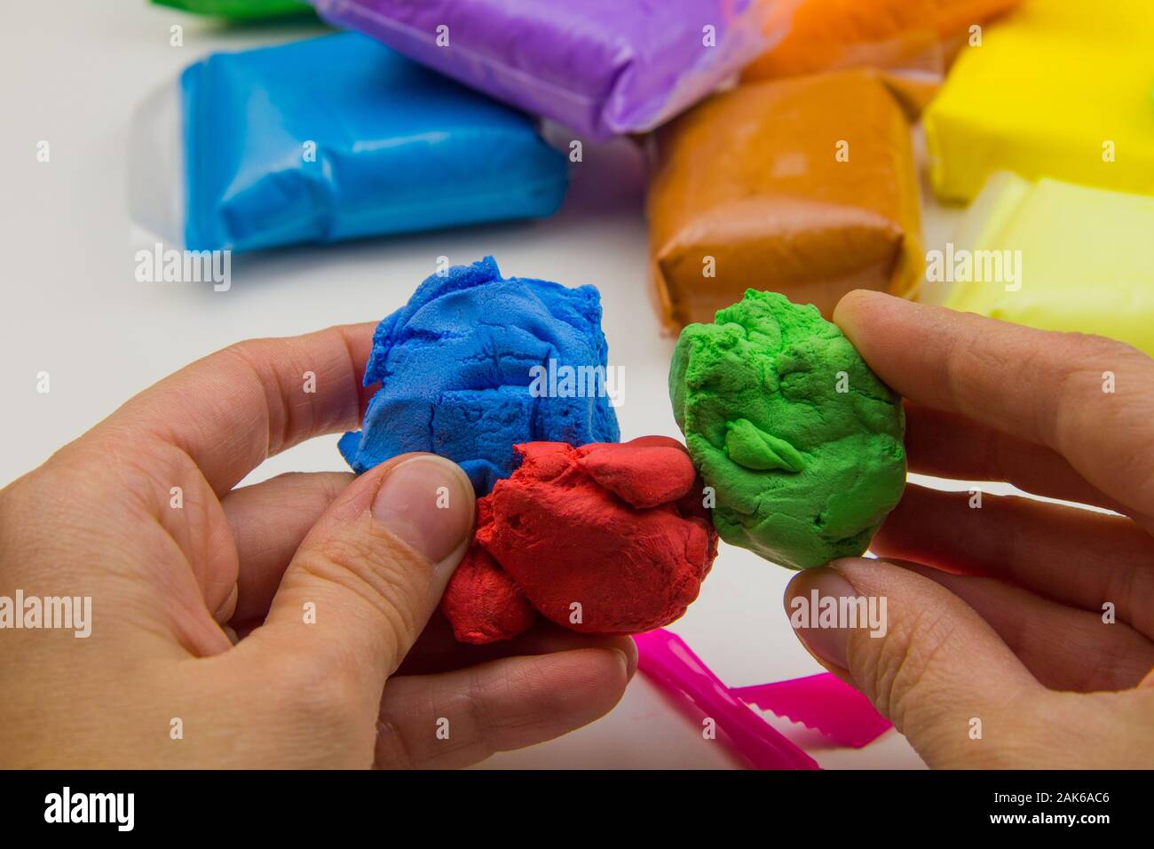 Pour la modélisation de la masse de pâte à modeler lumineuse super ...